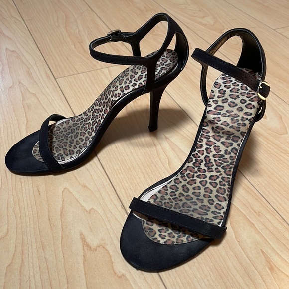 Forever 21 | Shoes | Forever 2 Classic Black Strappy Heels | Poshmark